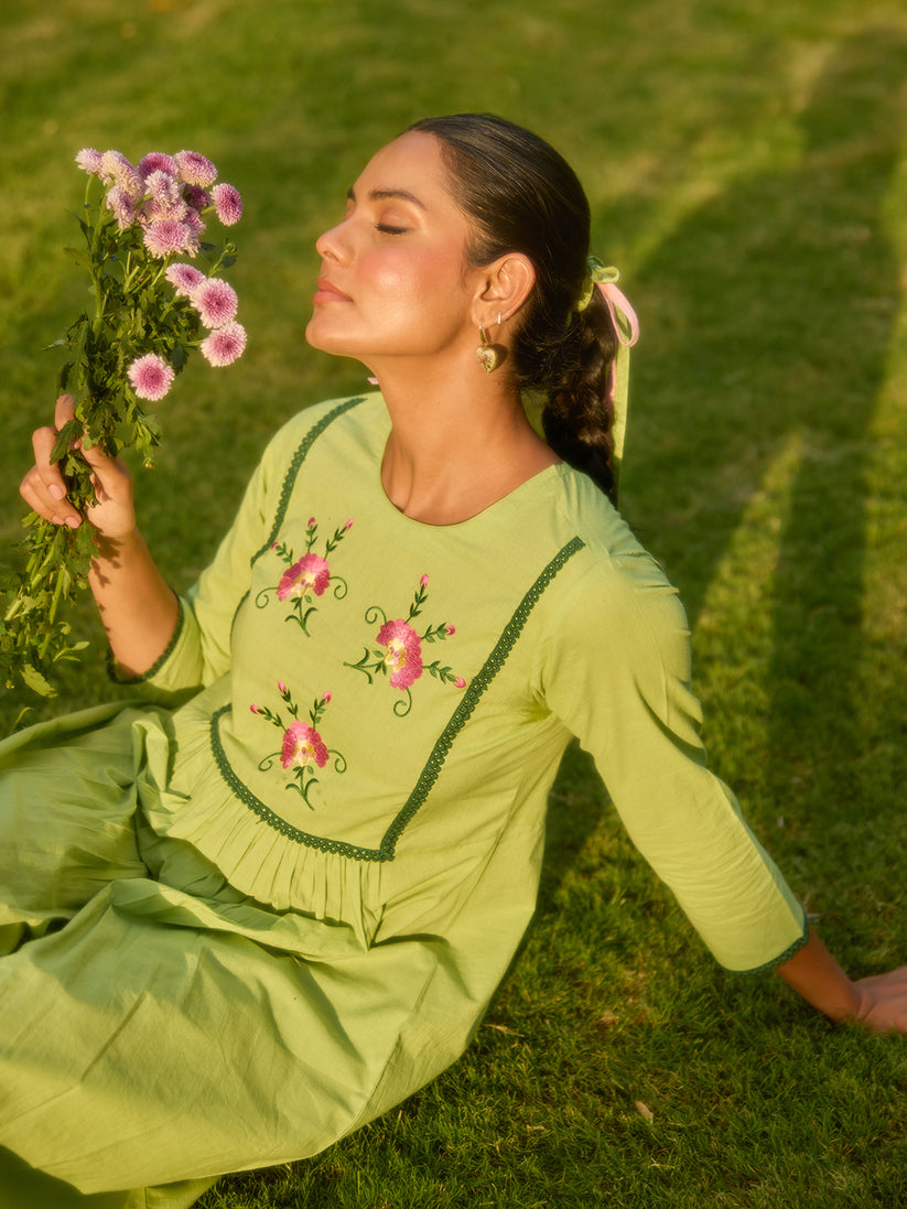Buy Women's Cotton Floral Embroidered Kurta Set Online in India | Anayna