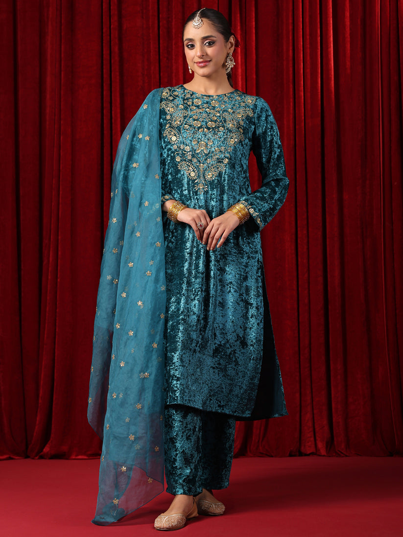 Buy Women's Embroidered Velvet Kurta Set Online in India | Anayna
