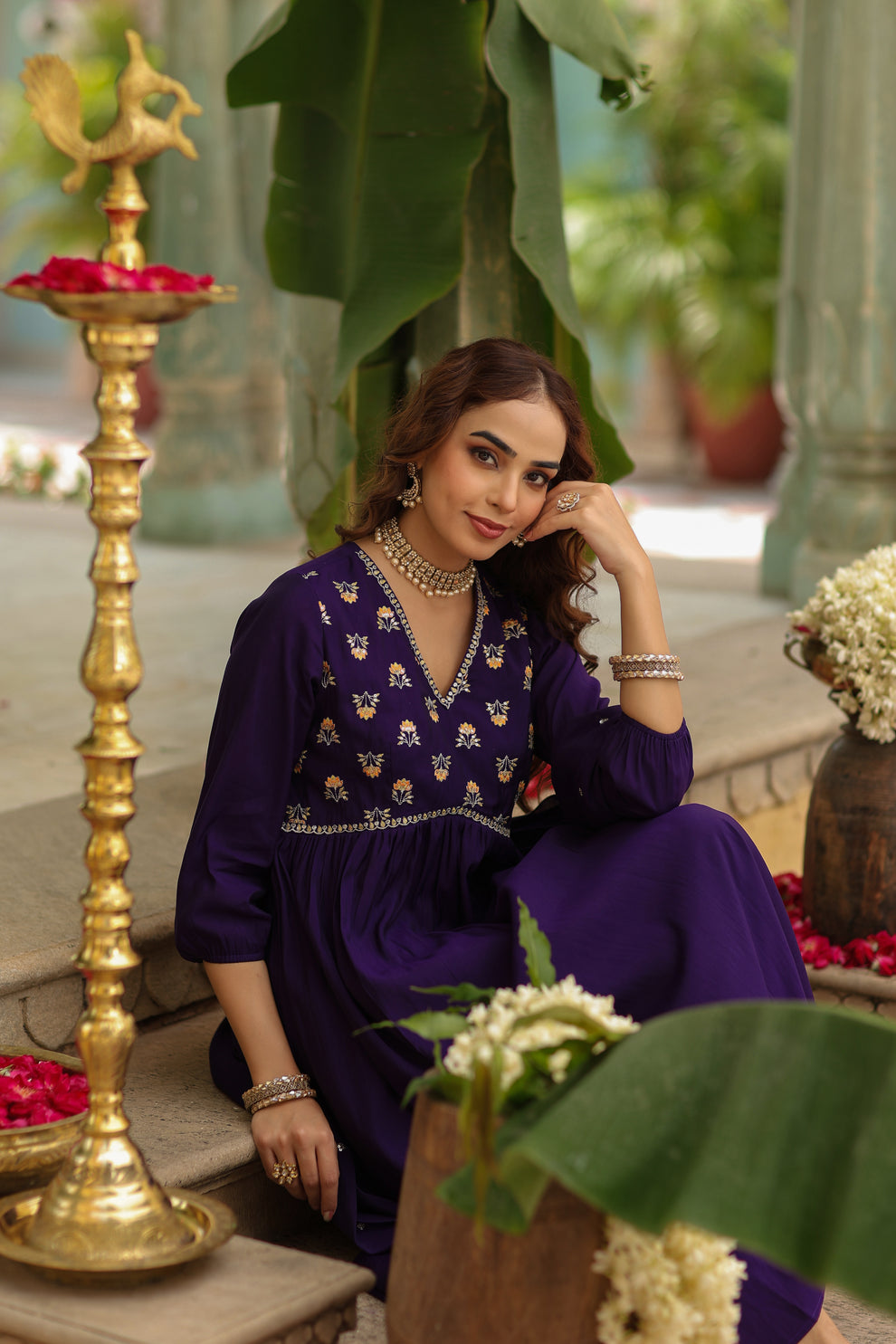 Buy Women's Floral Embroiderd Kurta Set Online in India | Anayna